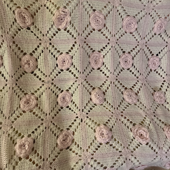 Bedding | Hand Crocheted Rose Afghan | Poshmark